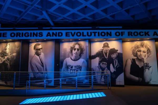 Rock & Roll Hall of Fame - Legends, Influences & 30 Years in Cleveland